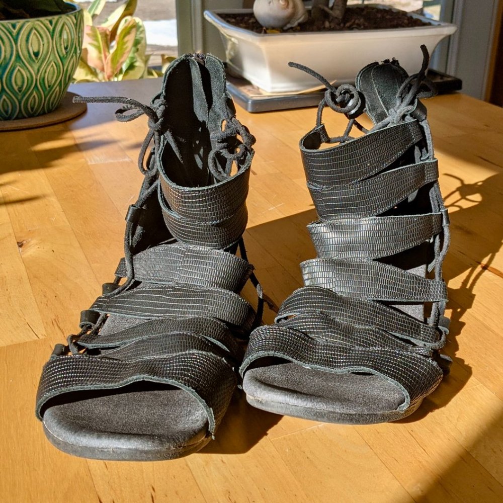 Unique Textured Tie-Up Gladiator Sandals - Gem